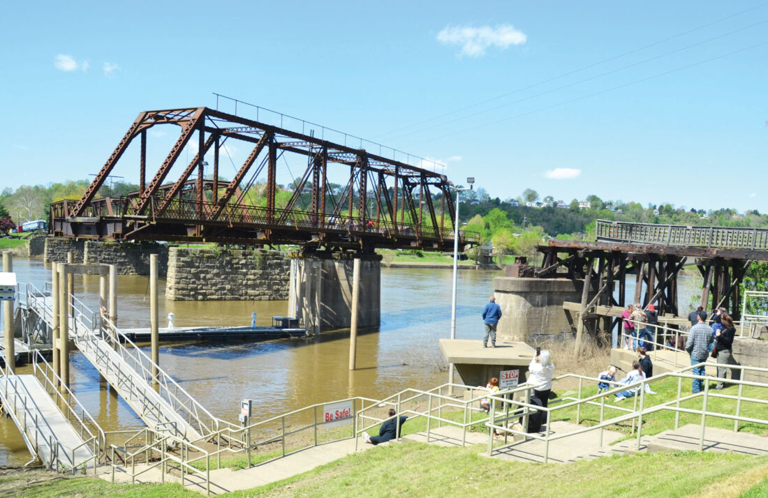 Volunteers turn Historic Harmar Bridge so sternwheeler can pass through ...